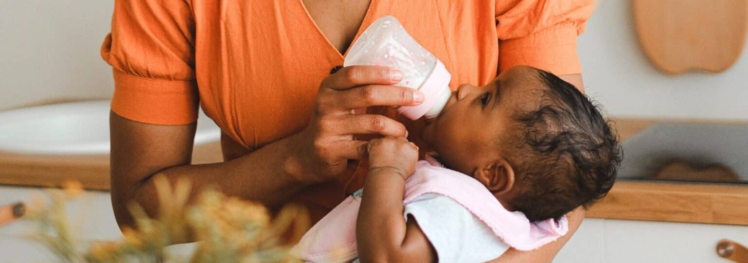 Flesvoeding voor baby’s: alles wat jij moet weten